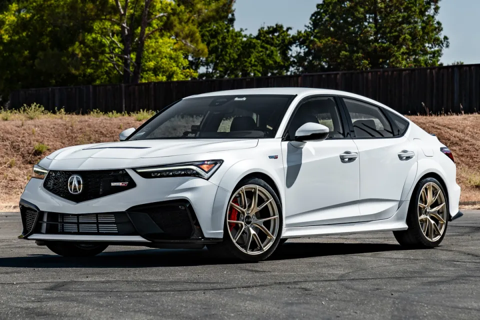 Acura DE5 Integra Type-S with 19" VS-5RS Wheels in Motorsport Gold