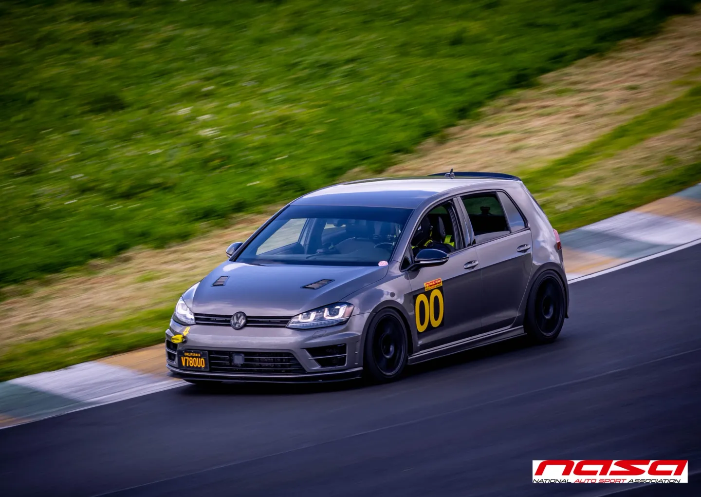 VW MK7 Golf R with 17" SM-10 Wheels in Satin Black