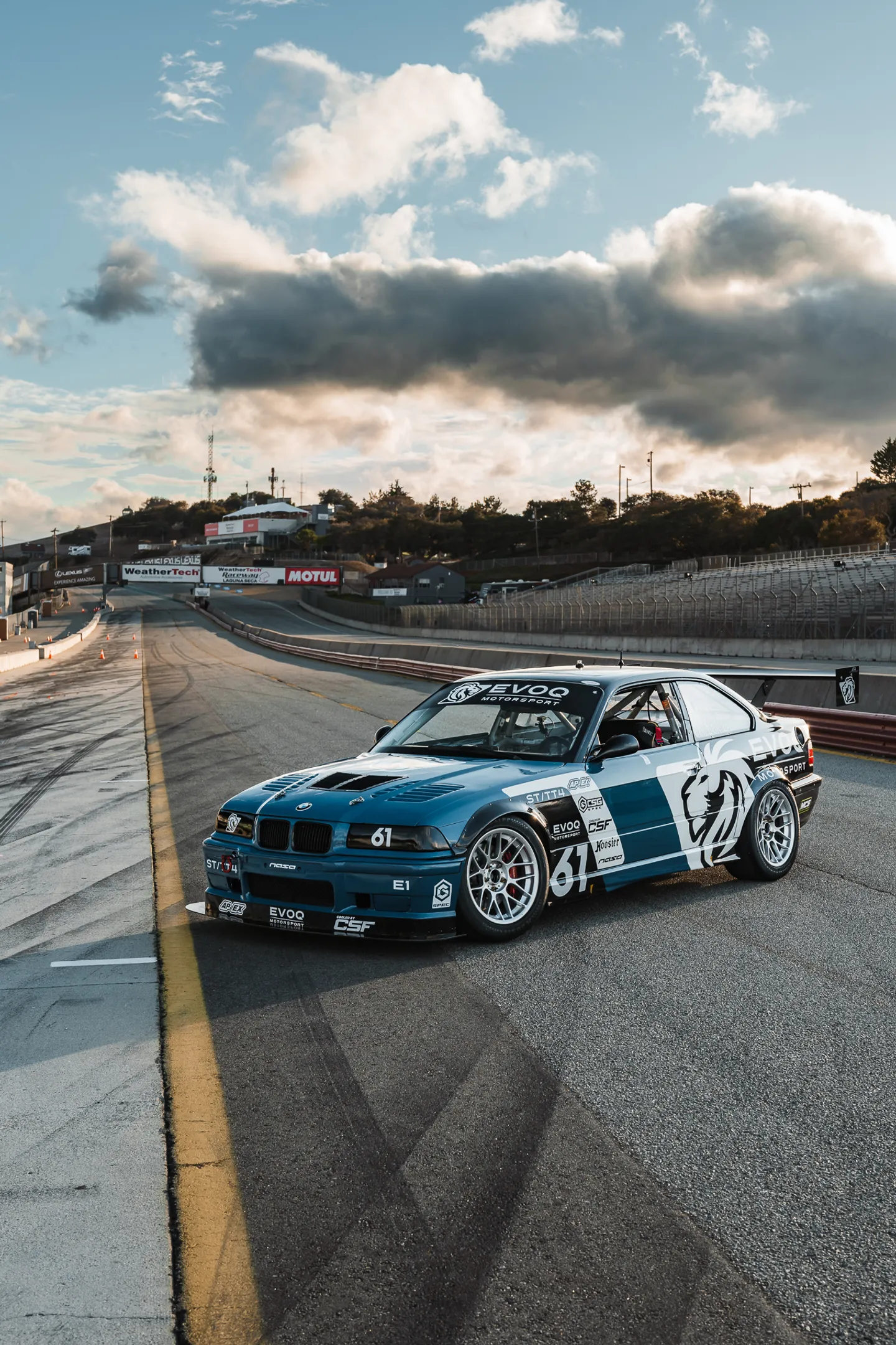 BMW E36 3 Series with 17" ARC-8 Wheels in Hyper Silver