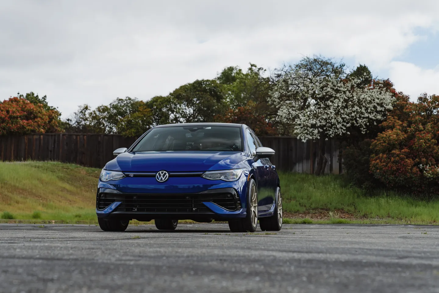 VW MK8 Golf R with 18" SM-10RS Wheels in Motorsport Gold