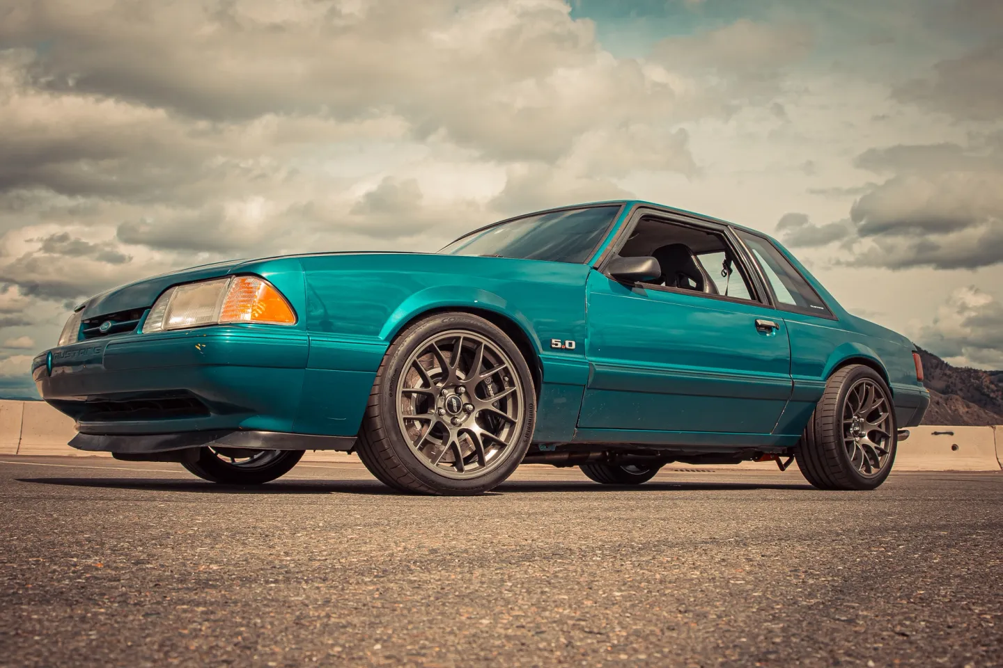 Ford SN95 Mustang GT with 18" EC-7 Wheels in Anthracite