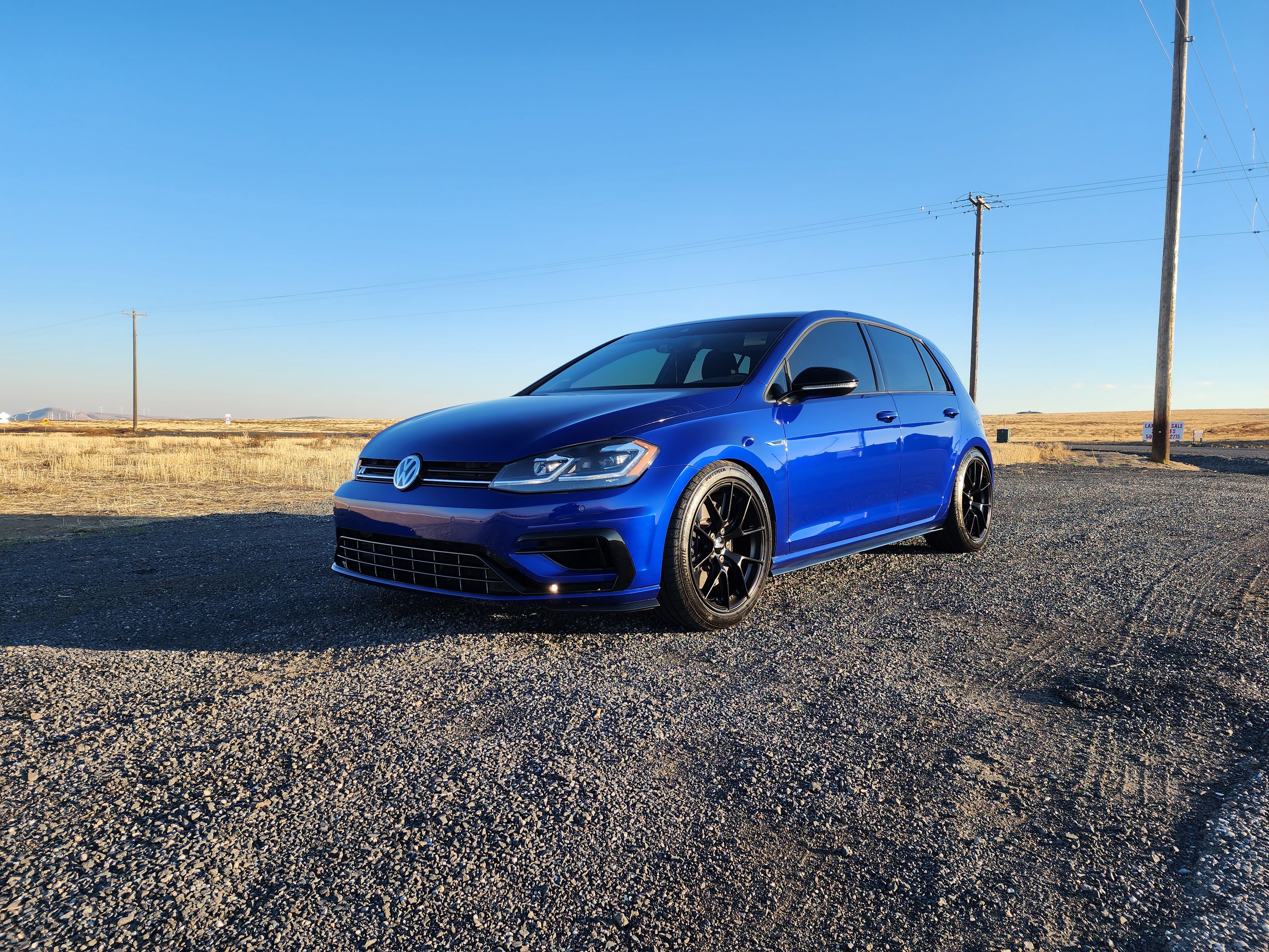 VW MK7 Golf R with 18" VS-5RS Wheels in Satin Black
