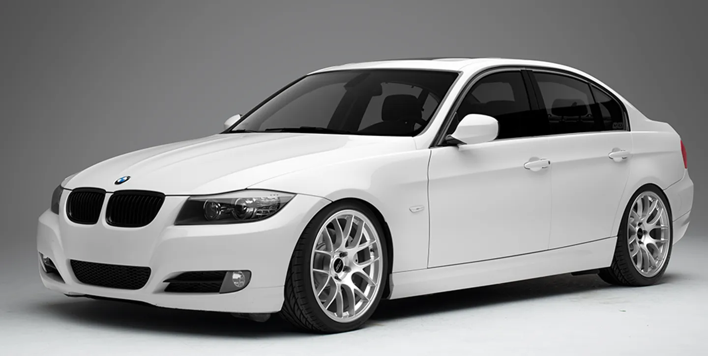 Photoshoot: 19″ EC-7 Wheels on Alpine White BMW E90 335D