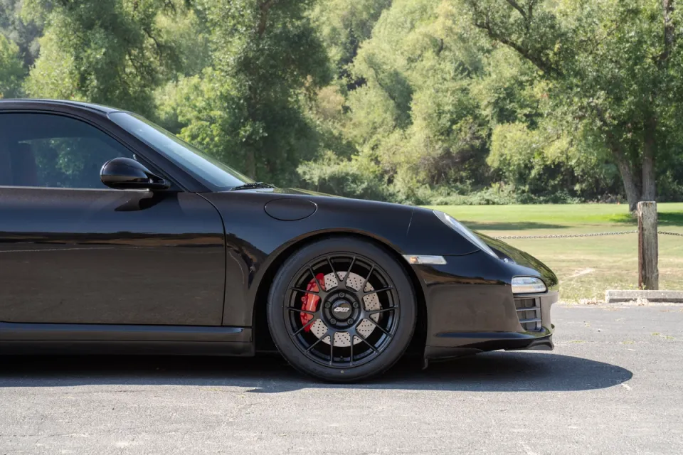 Porsche 911 997 Carrera 4S with 18" EC-7RS Wheels in Satin Black