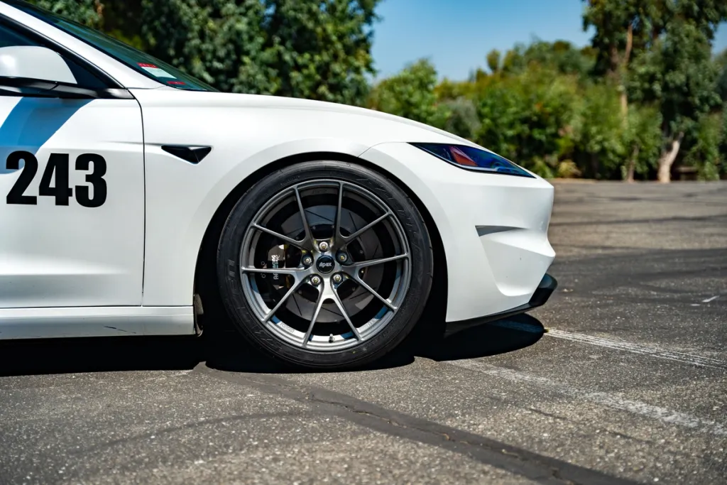 Tesla Model 3 with 19" VS-5RS Wheels in Anthracite