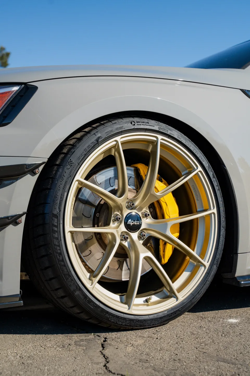 Audi B9 RS 5 Coupe with 20" VS-5RS Wheels in Motorsport Gold