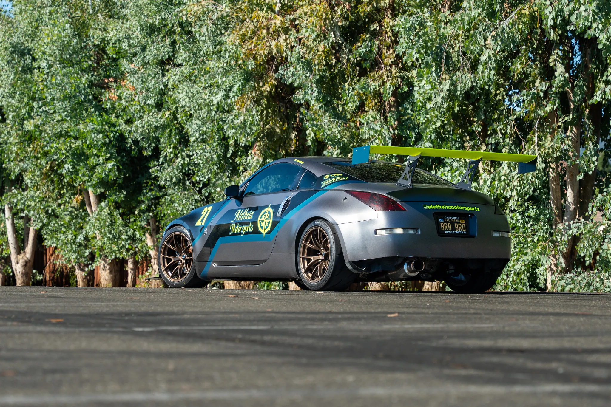 Nissan 350Z with 18" VS-5RS Wheels in Satin Bronze