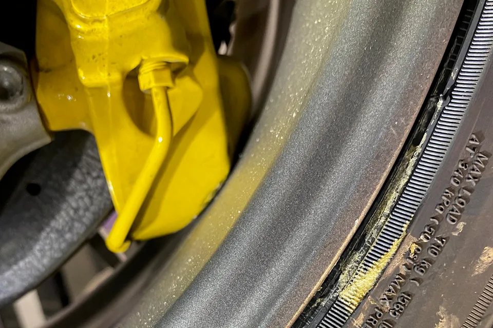 The Problem with 19" Wheels and 410mm Porsche Ceramic Brakes
