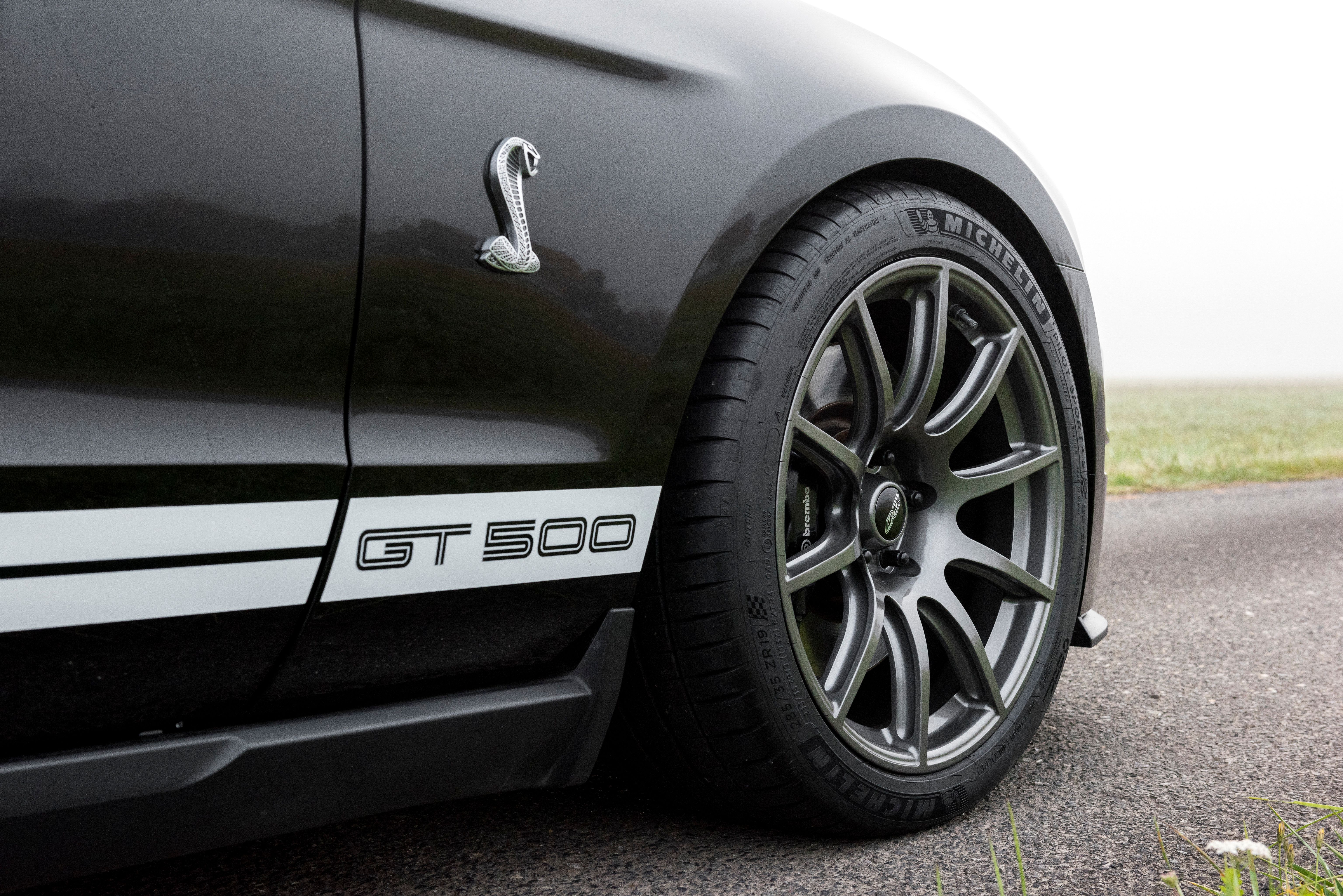 Ford S197 Mustang GT500 with 19" SM-10 Wheels in Anthracite