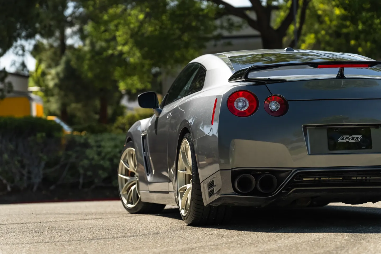 Nissan R35 GT-R Base with 20" VS-5RS Wheels in Motorsport Gold