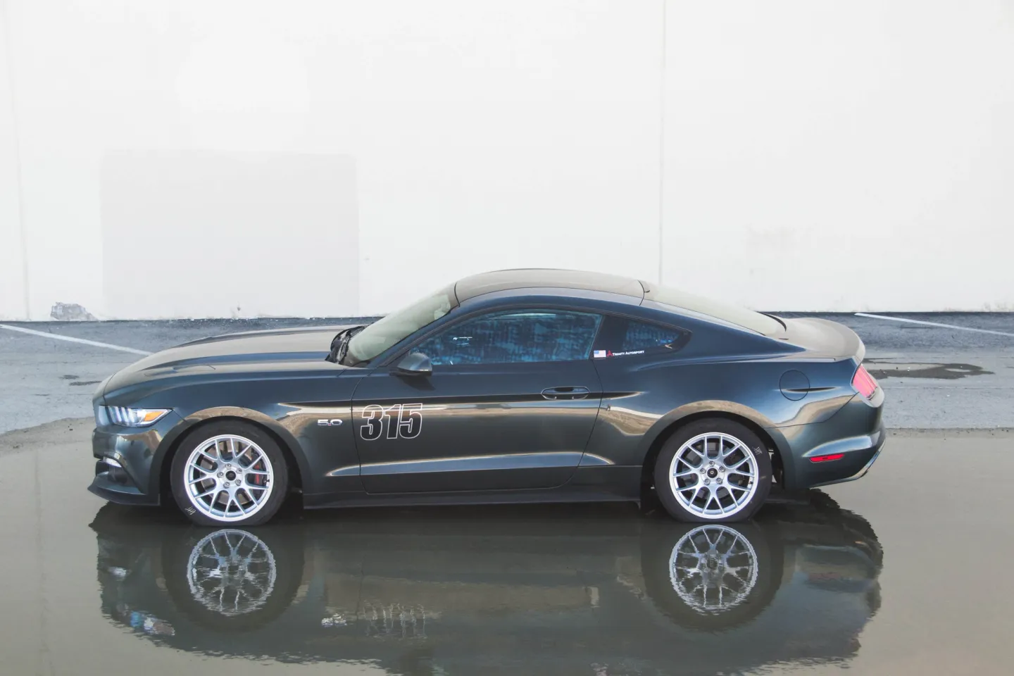 Ford S550 Mustang GT with 18" EC-7 Wheels in Race Silver