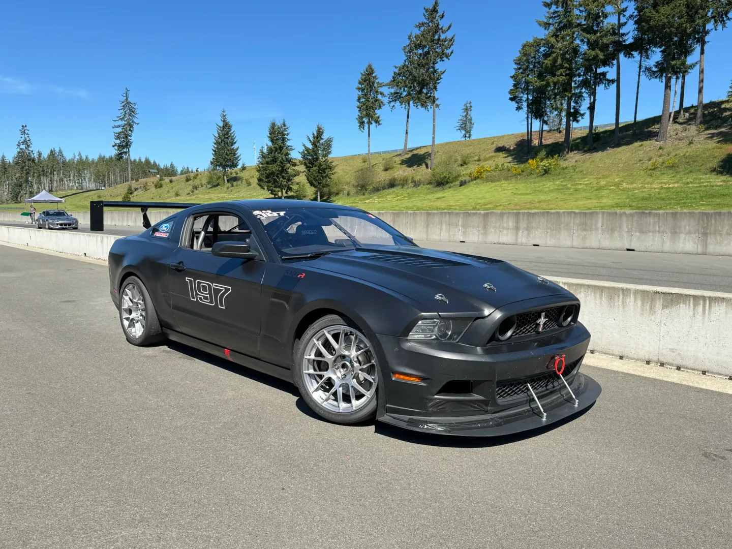 Ford S197 Mustang GT with 18" EC-7RS Wheels in Brushed Clear