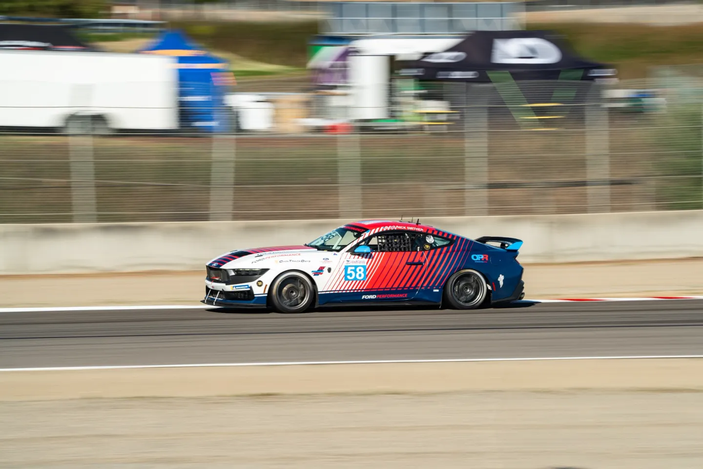 Ford Performance Mustang Dark Horse R with 18" VS-5RE Wheels in Anthracite