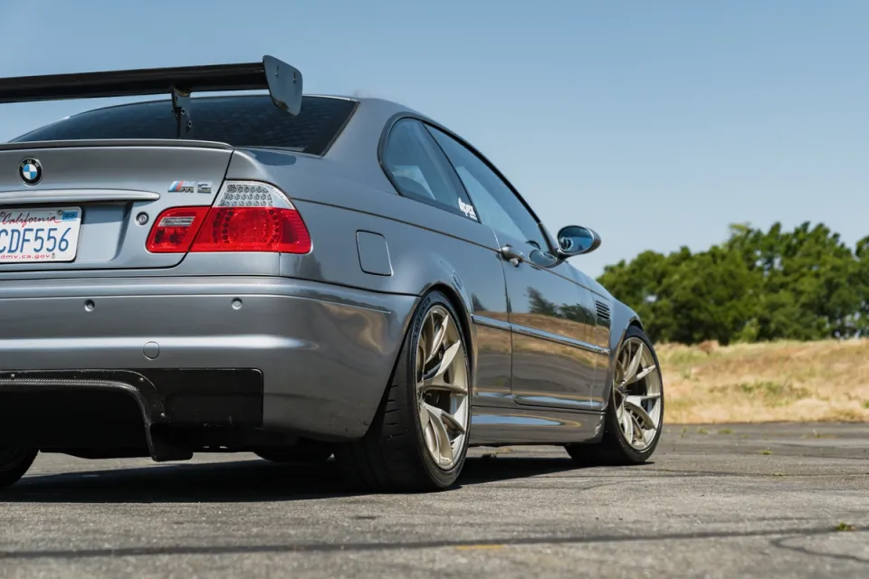 BMW E46 M3 with 18" VS-5RS Wheels in Motorsport Gold