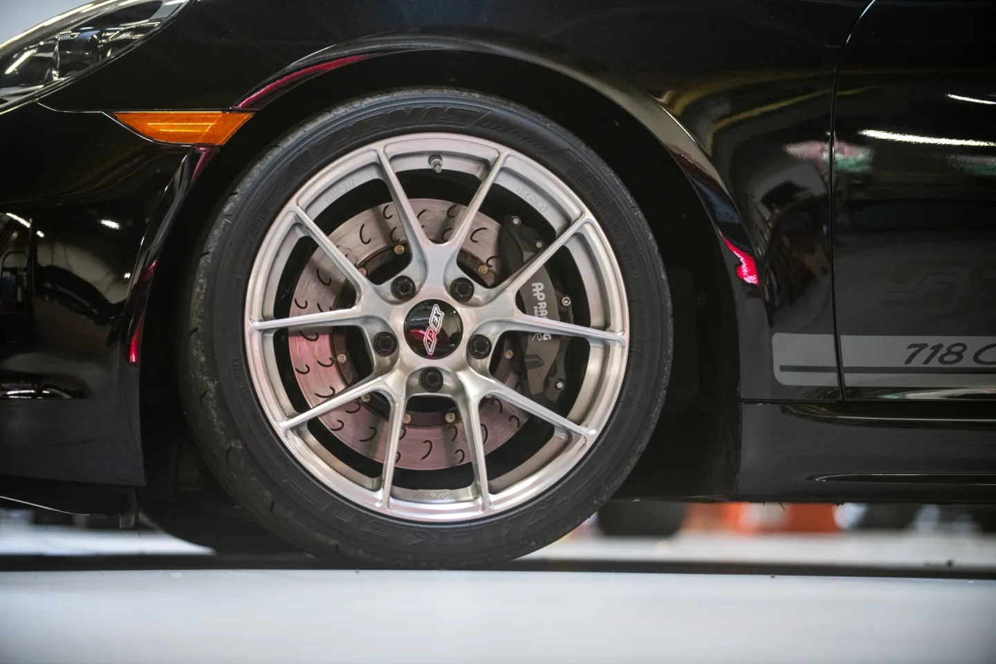 Porsche 718 Cayman T with 18" VS-5RS Wheels in Brushed Clear