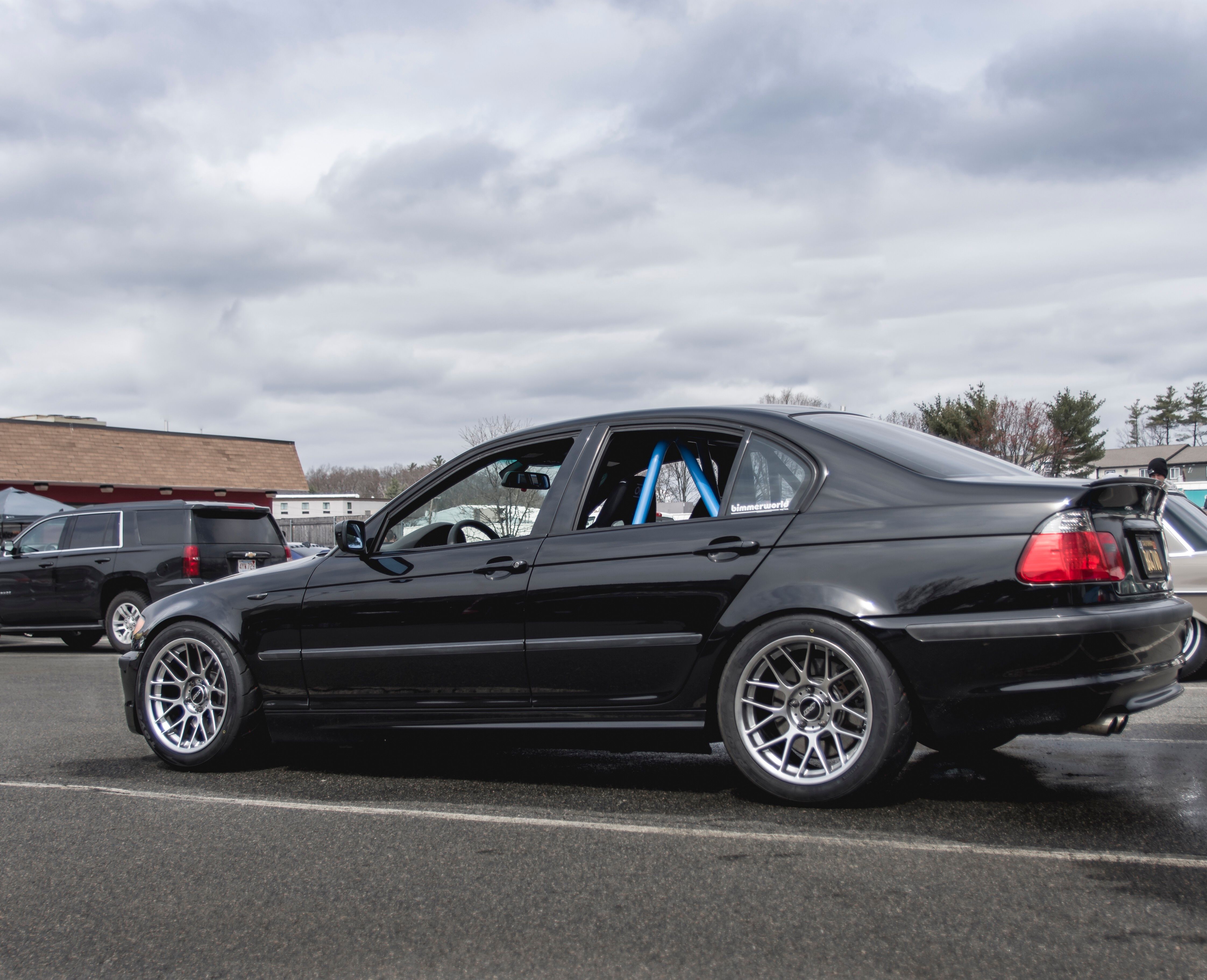 BMW E46 3 Series with 17" ARC-8 Wheels in Hyper Black