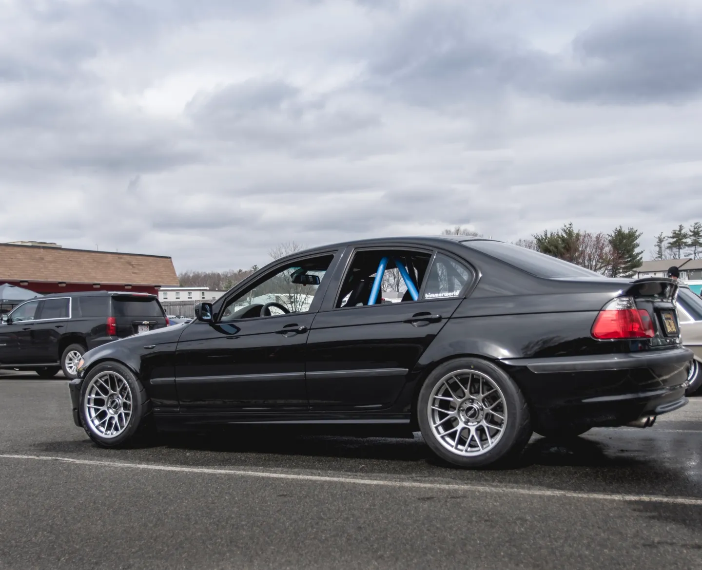 BMW E46 3 Series with 17" ARC-8 Wheels in Hyper Black