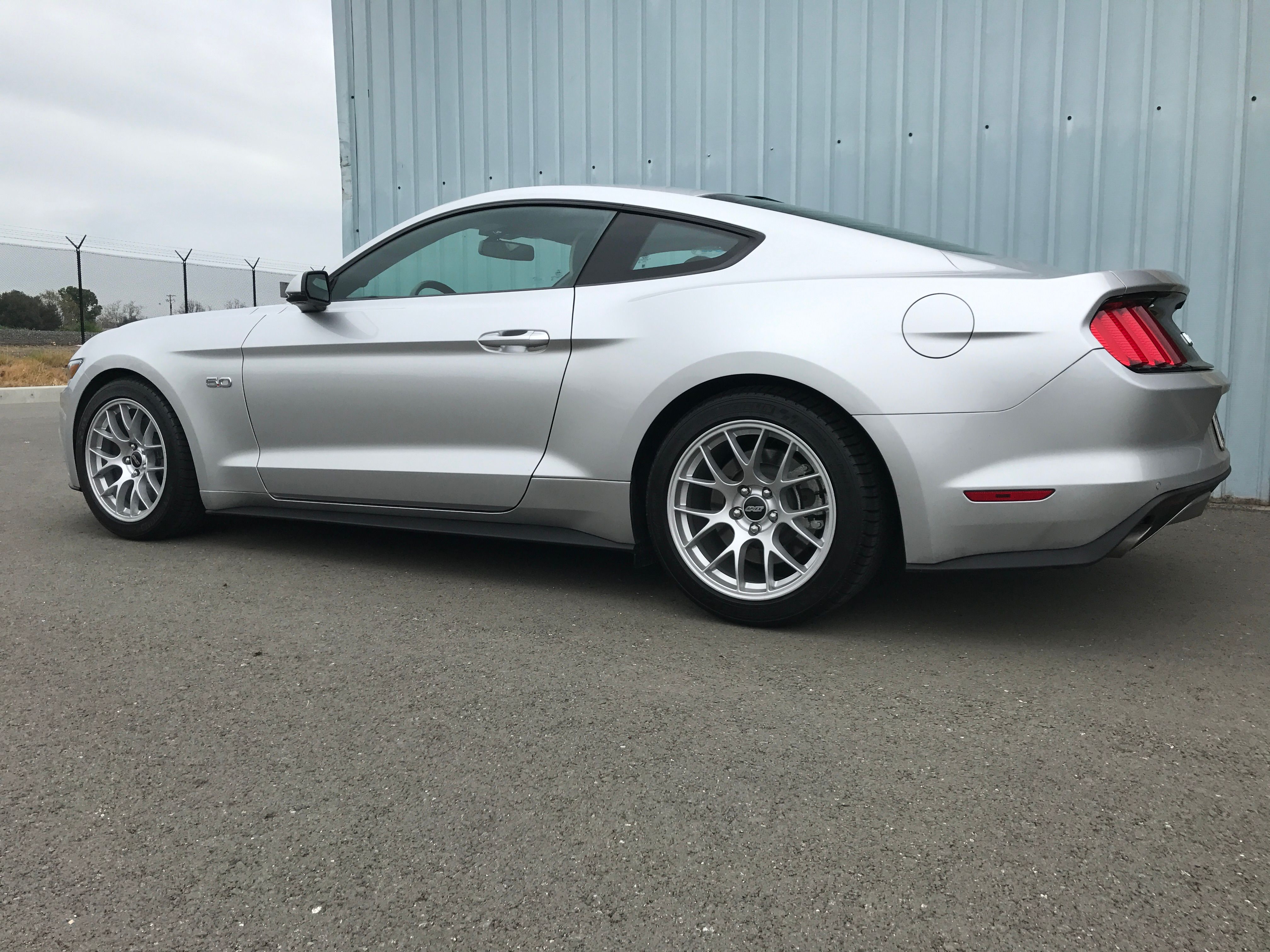 Ford S550 Mustang GT with 18" EC-7 in Race Silver on Ford S550 - Apex Album