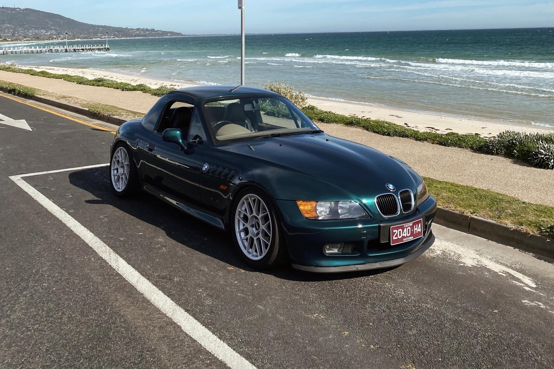 BMW E36/7 Roadster Z3 with 17" ARC-8 Wheels in Hyper Silver