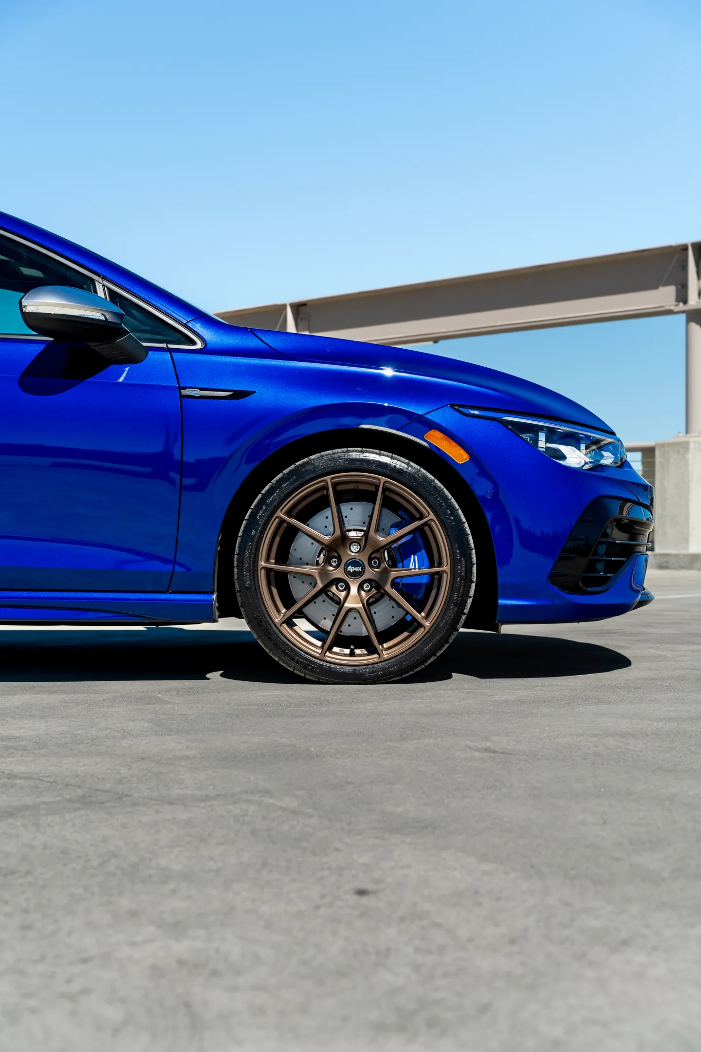 VW MK8 Golf R with 18" VS-5 Wheels in Satin Bronze