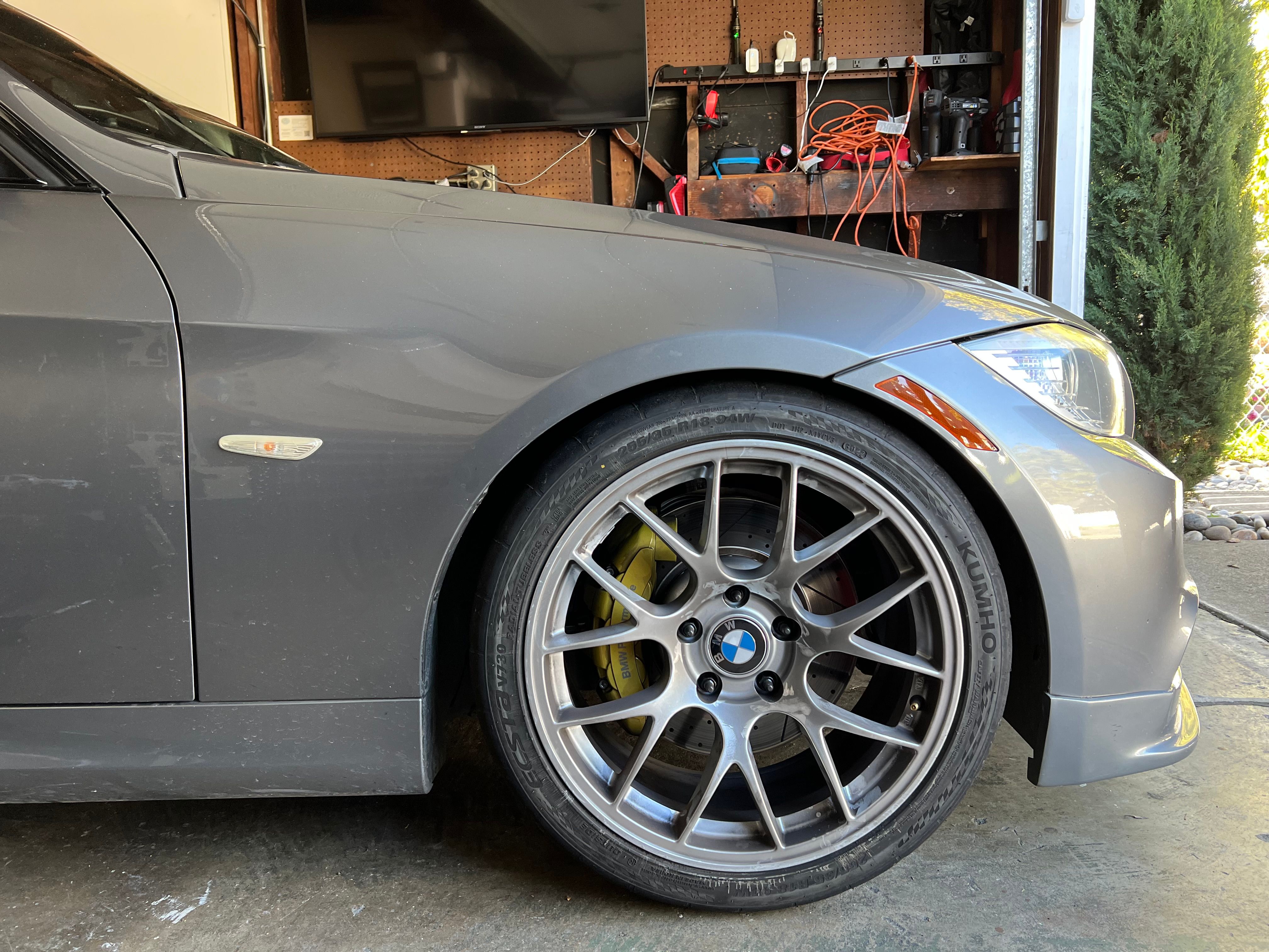 BMW E90 LCI Sedan 3 Series with 18" EC-7 Wheels in Race Silver