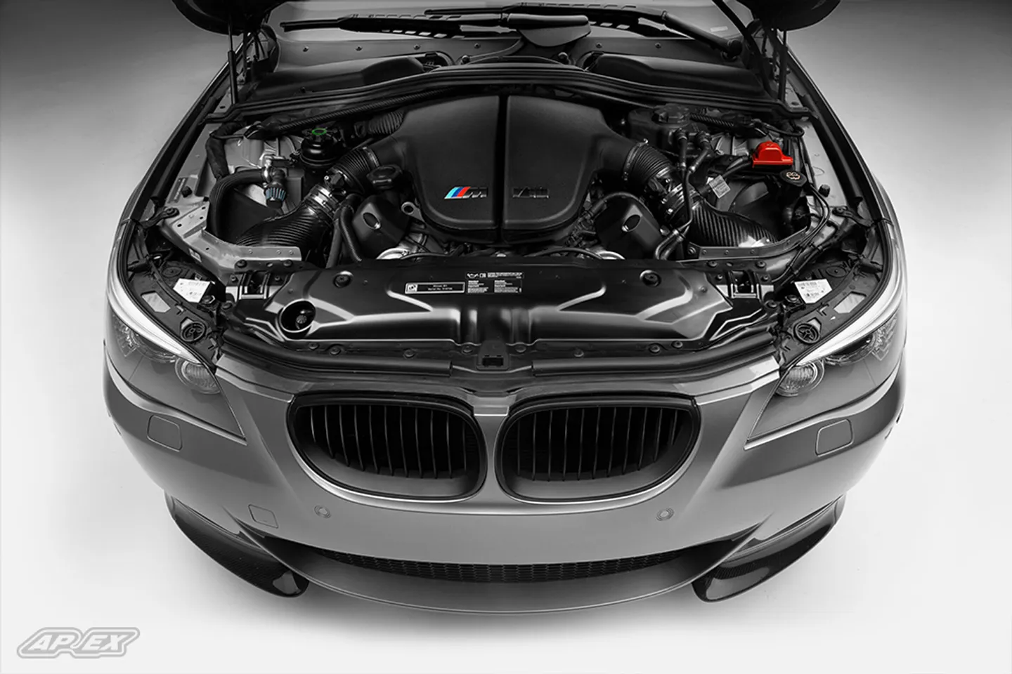 BMW E60 M5 with 19" EC-7 Wheels in Race Silver