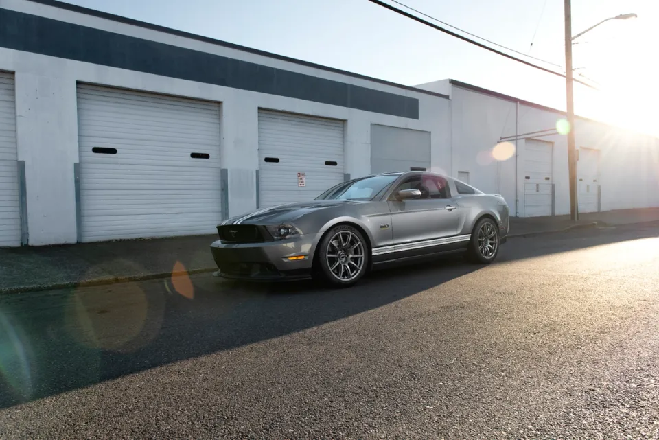 Ford S197 Mustang GT with 19" SM-10 Wheels in Anthracite