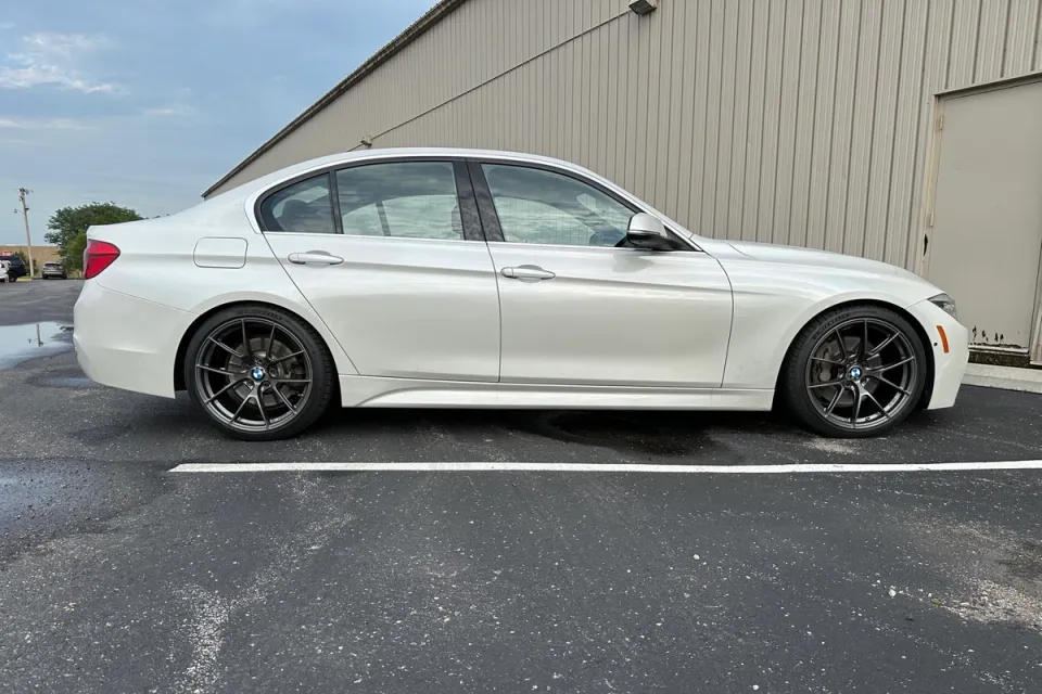 BMW F30 Sedan 3 Series with 19" VS-5RS Wheels in Anthracite