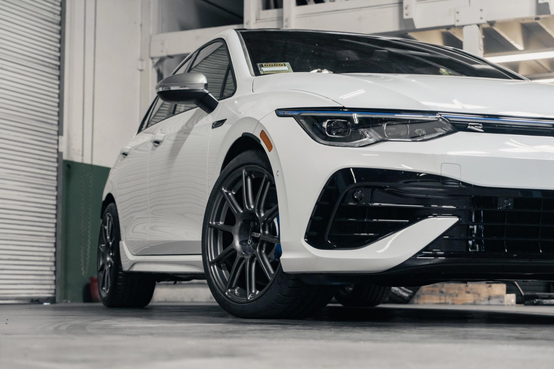 VW MK8 Golf R with 18" SM-10 Wheels in Anthracite