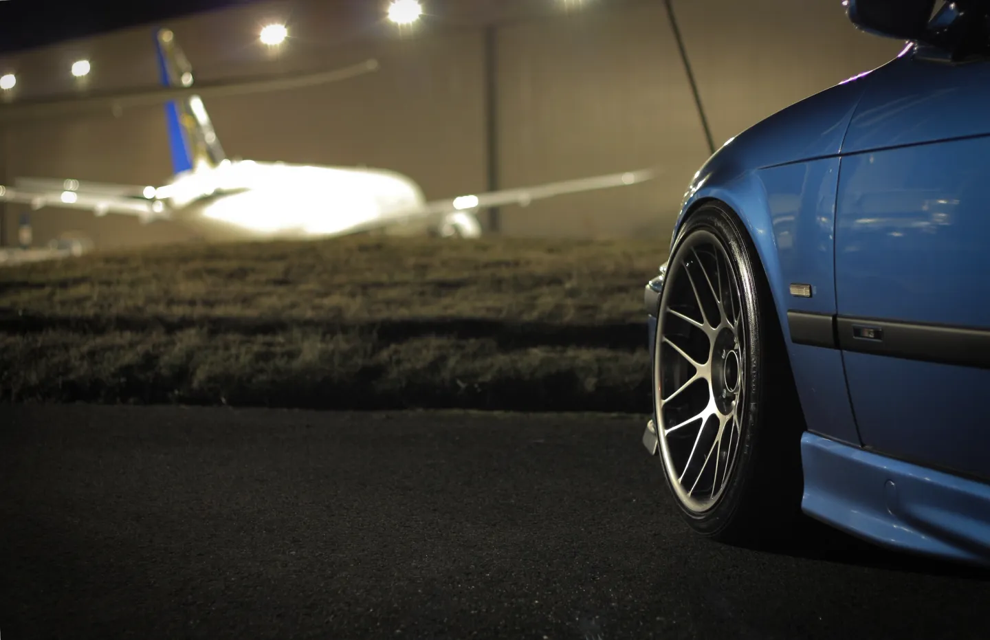 BMW E36 M3 with 18" ARC-8 Wheels in Hyper Black