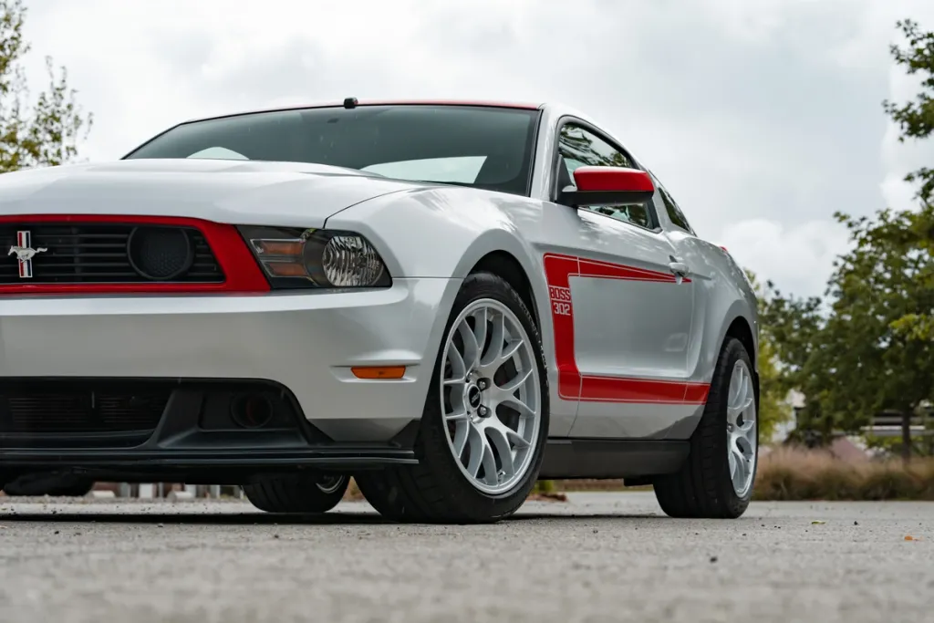 Ford S197 Mustang Boss 302 with 18" EC-7 Wheels in Race Silver