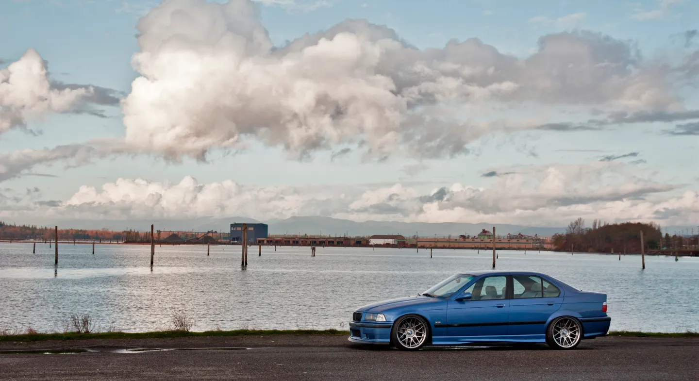 BMW E36 M3 with 18" ARC-8 Wheels in Hyper Black