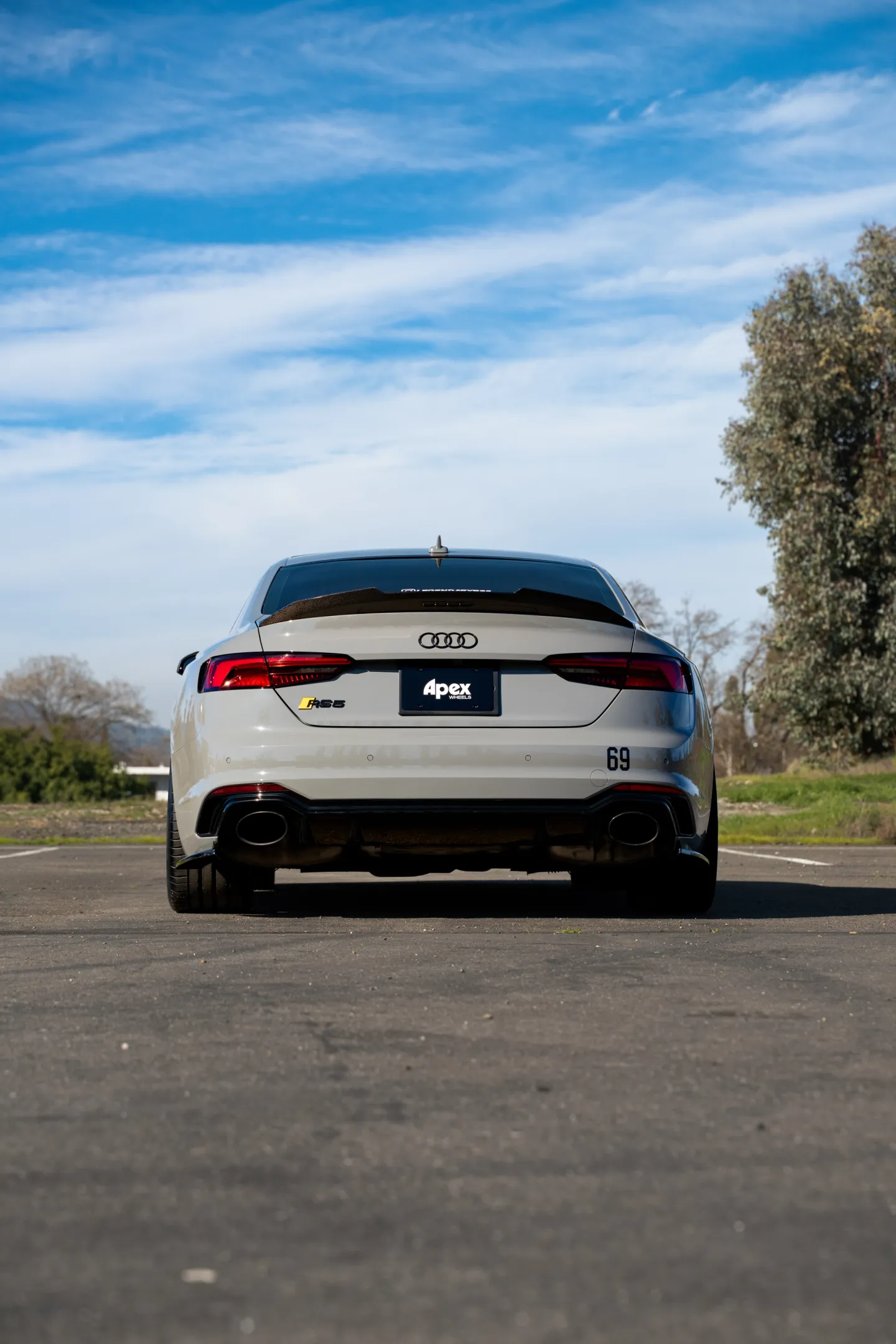 Audi B9 RS 5 Coupe with 20" VS-5RS Wheels in Motorsport Gold