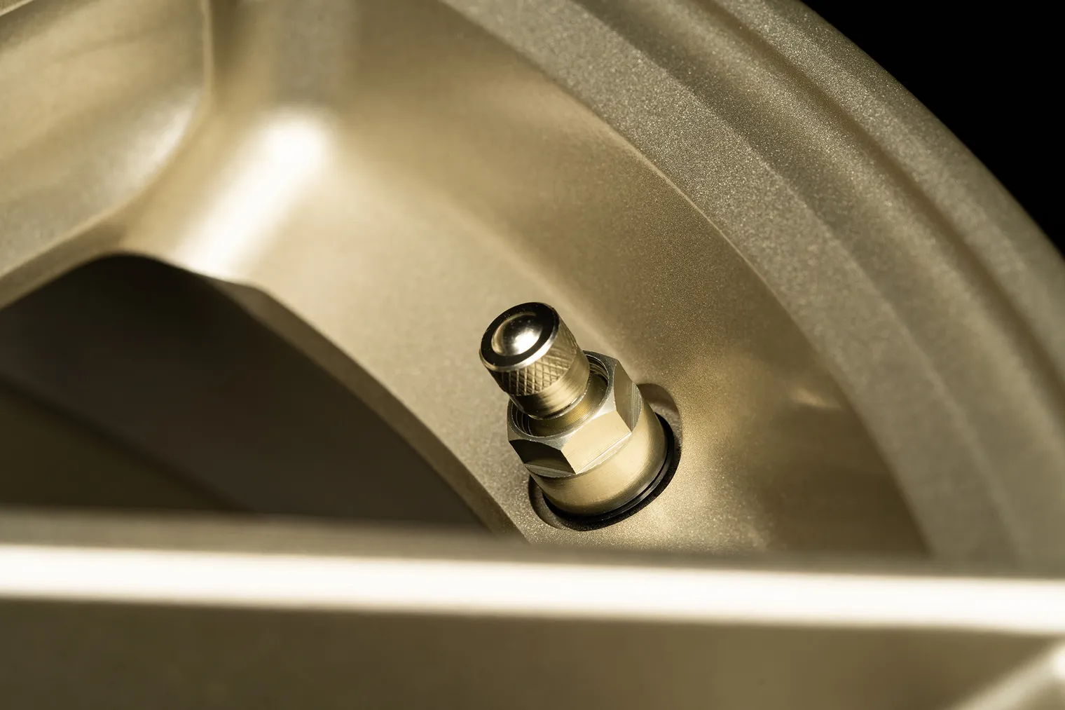 Apex Low Profile Metal Valve Stems