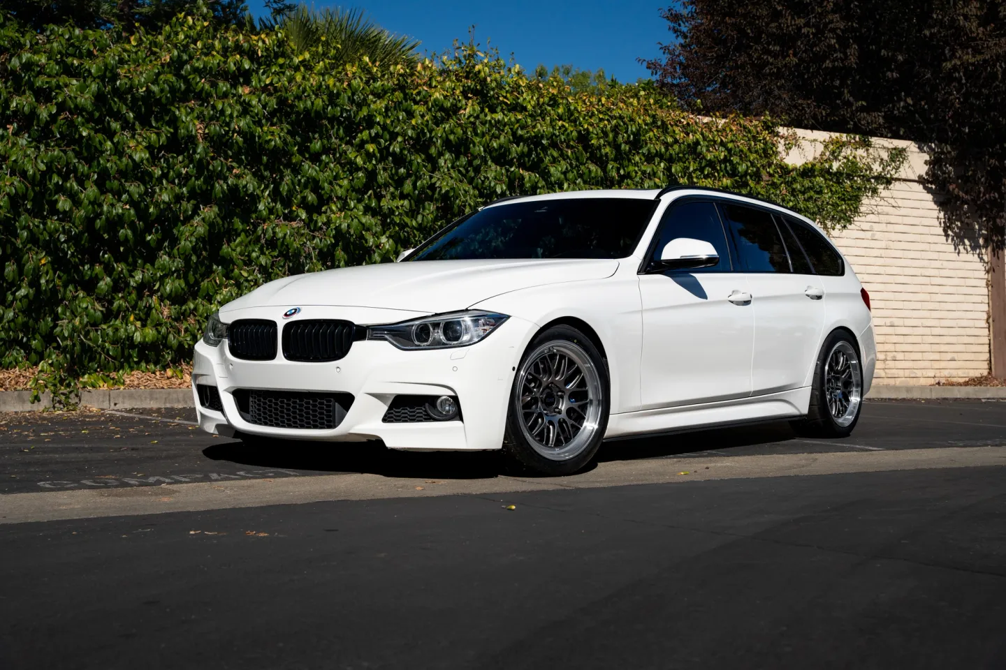 BMW F31 Wagon 3 Series with 18" ML-10RT Wheels in Machined Lip Anthracite