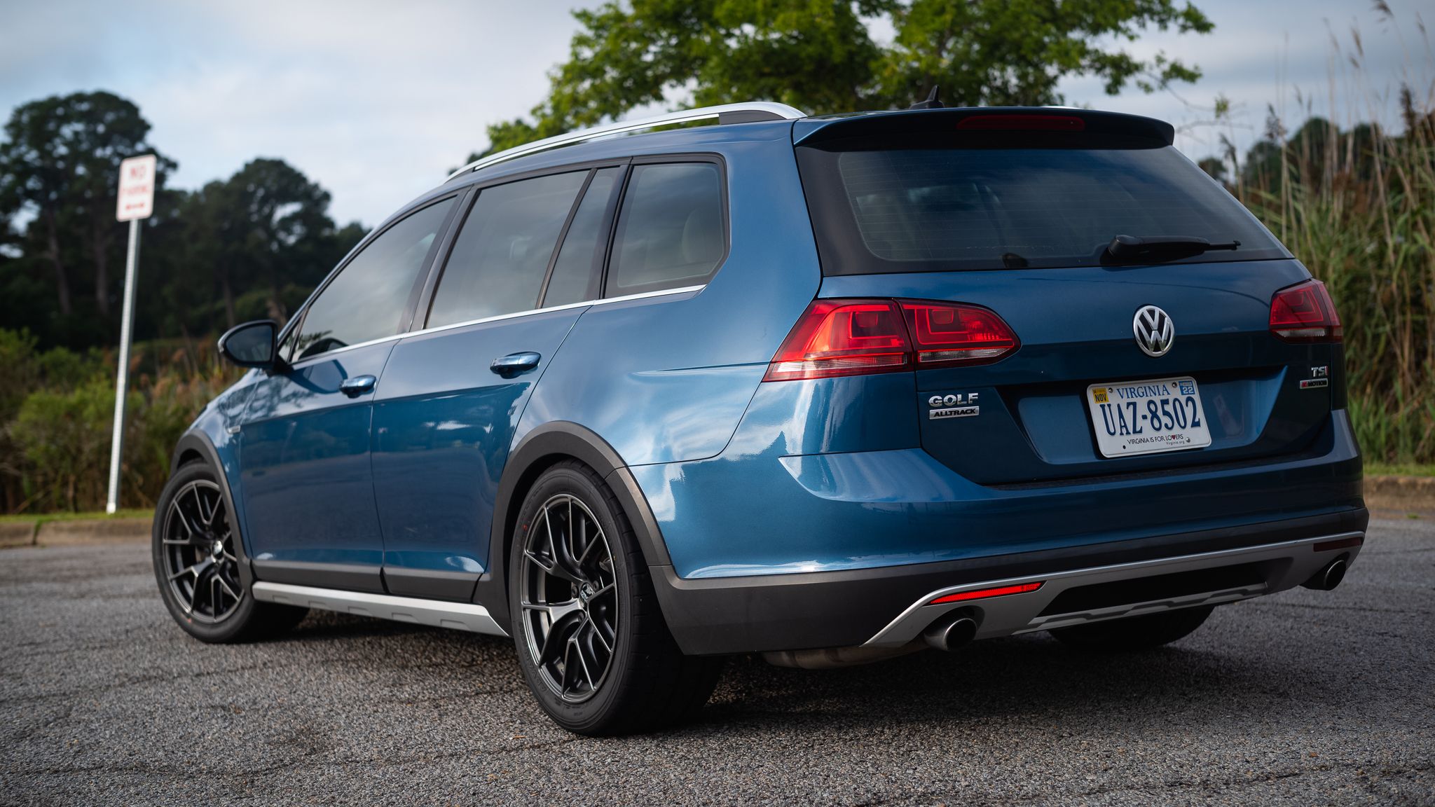 VW MK7 Alltrack/SportWagen Alltrack with 17" VS-5RS Wheels in Anthracite