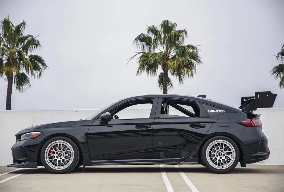 Honda FL5 Civic Type-R with 18" ML-10RT Wheels in Machined Lip Race Silver