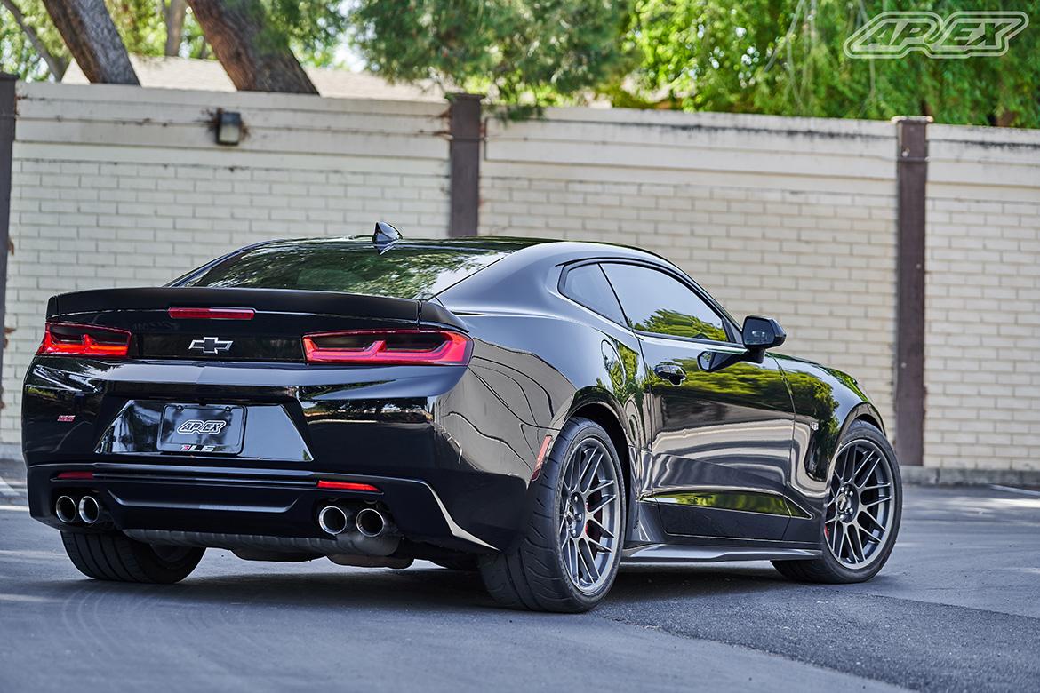Chevrolet 6th Gen Camaro SS 1LE with 19" ARC-8 Wheels in Anthracite