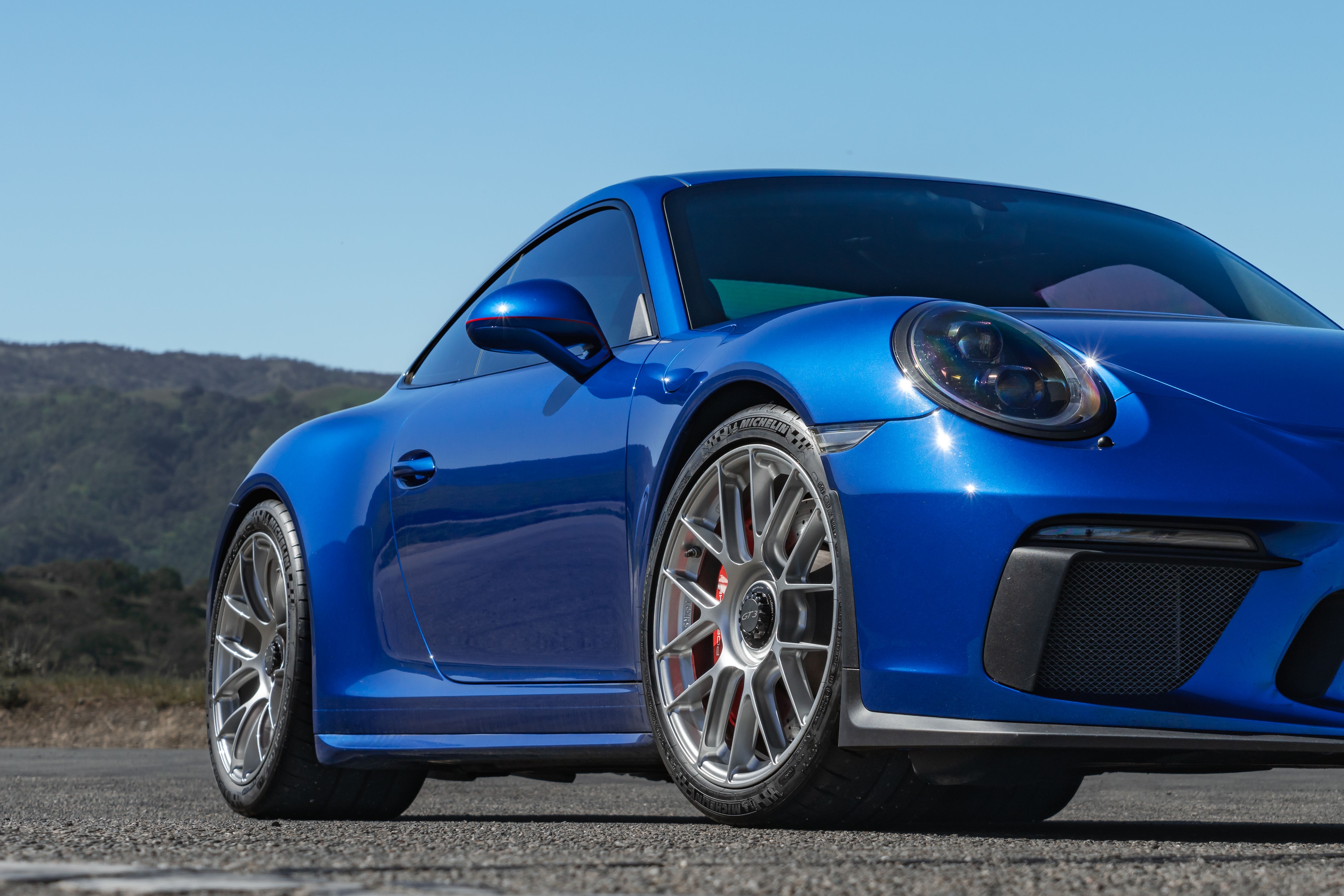 Porsche 911 991.2 GT3 Touring with 19" EC-7RS Wheels in Race Silver