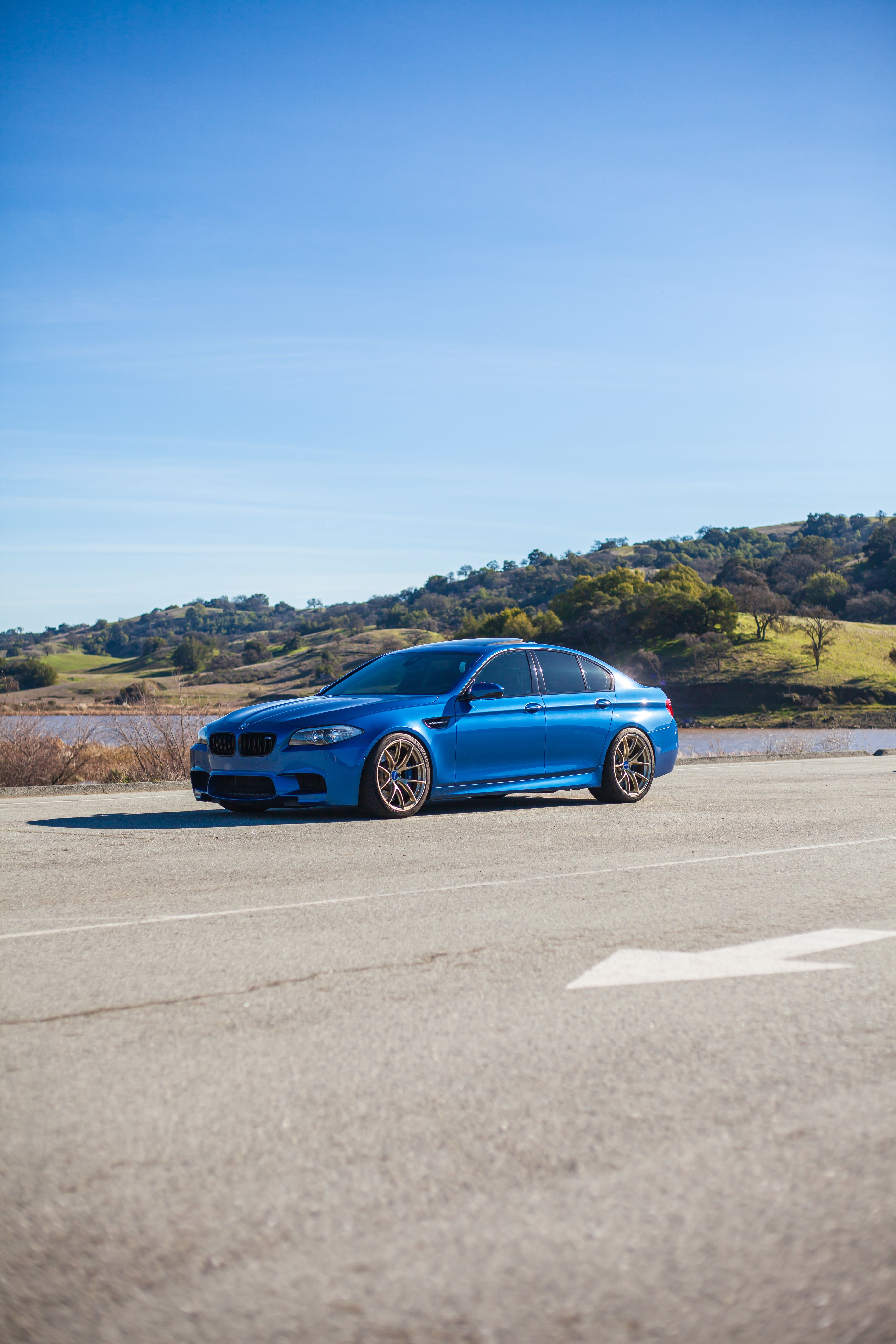 BMW F10 M5 with 20" VS-5RS Wheels in Motorsport Gold