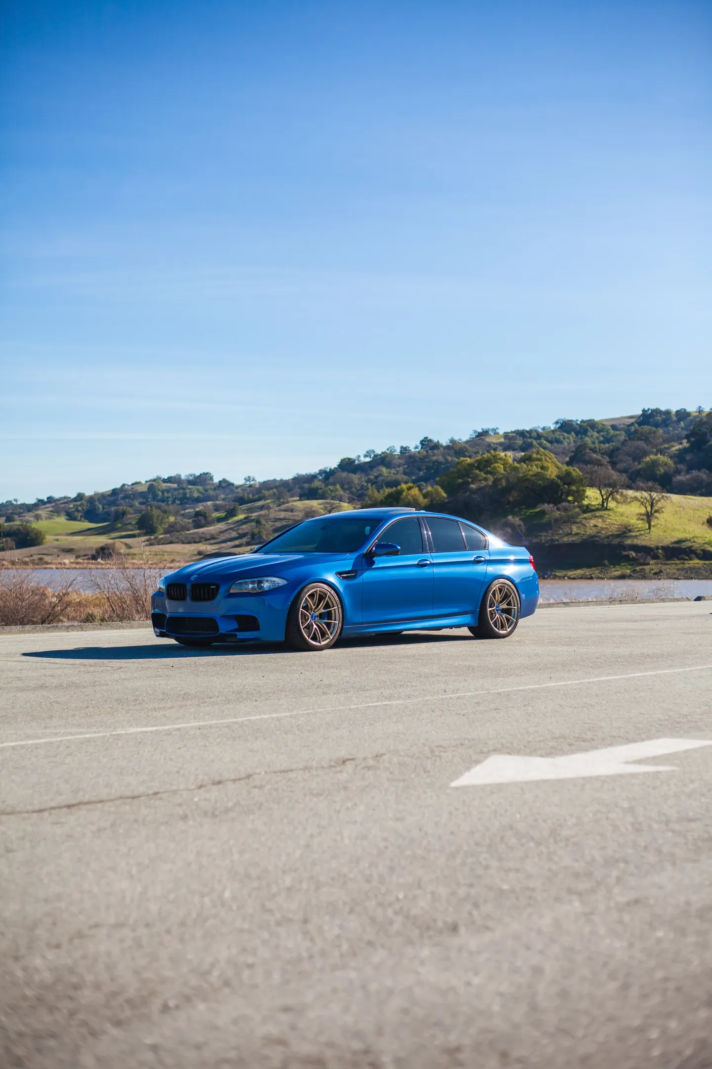 BMW F10 M5 with 20" VS-5RS Wheels in Motorsport Gold