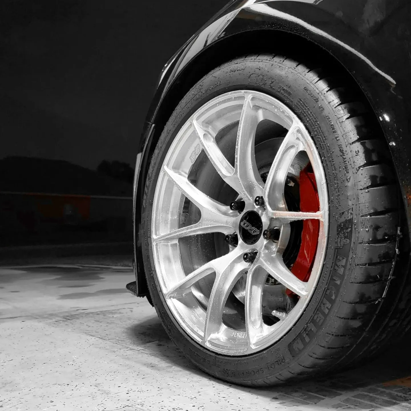 Cadillac ATS-V with 18" VS-5RS Wheels in Brushed Clear