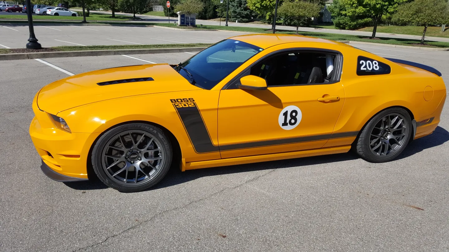 Ford S197 Mustang Boss 302 with 19" EC-7 Wheels in Anthracite