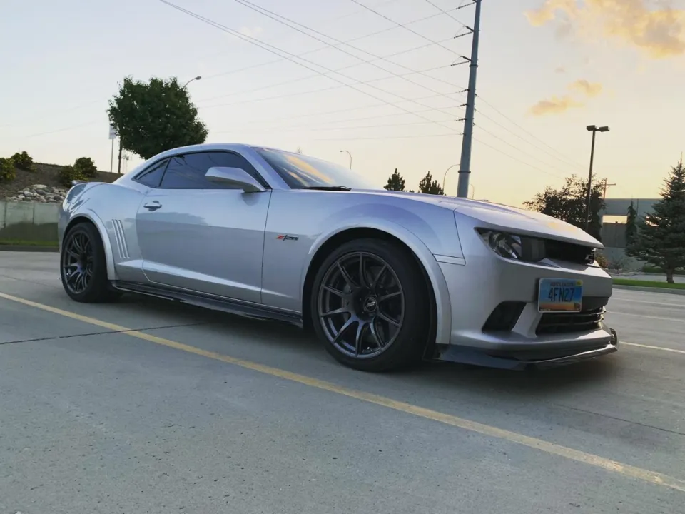 Chevrolet 5th Gen Camaro Z/28 with 19" SM-10 Wheels in Anthracite