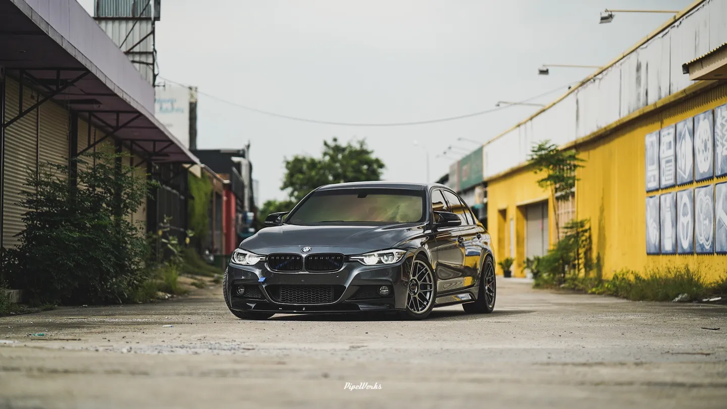 BMW F30 Sedan 3 Series with 18" ARC-8 Wheels in Hyper Black