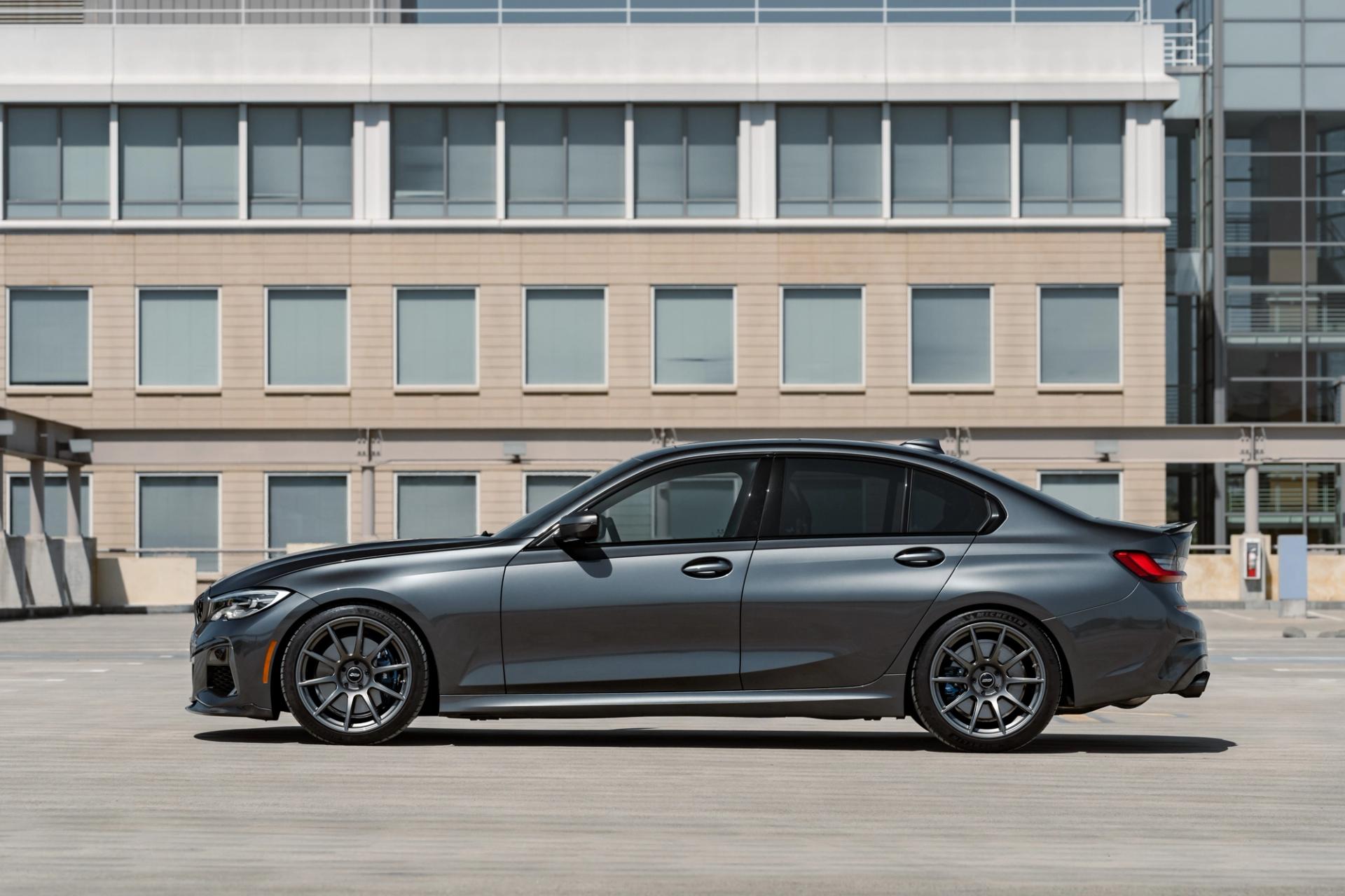 BMW G20 Sedan 3 Series with 19" SM-10 Wheels in Anthracite