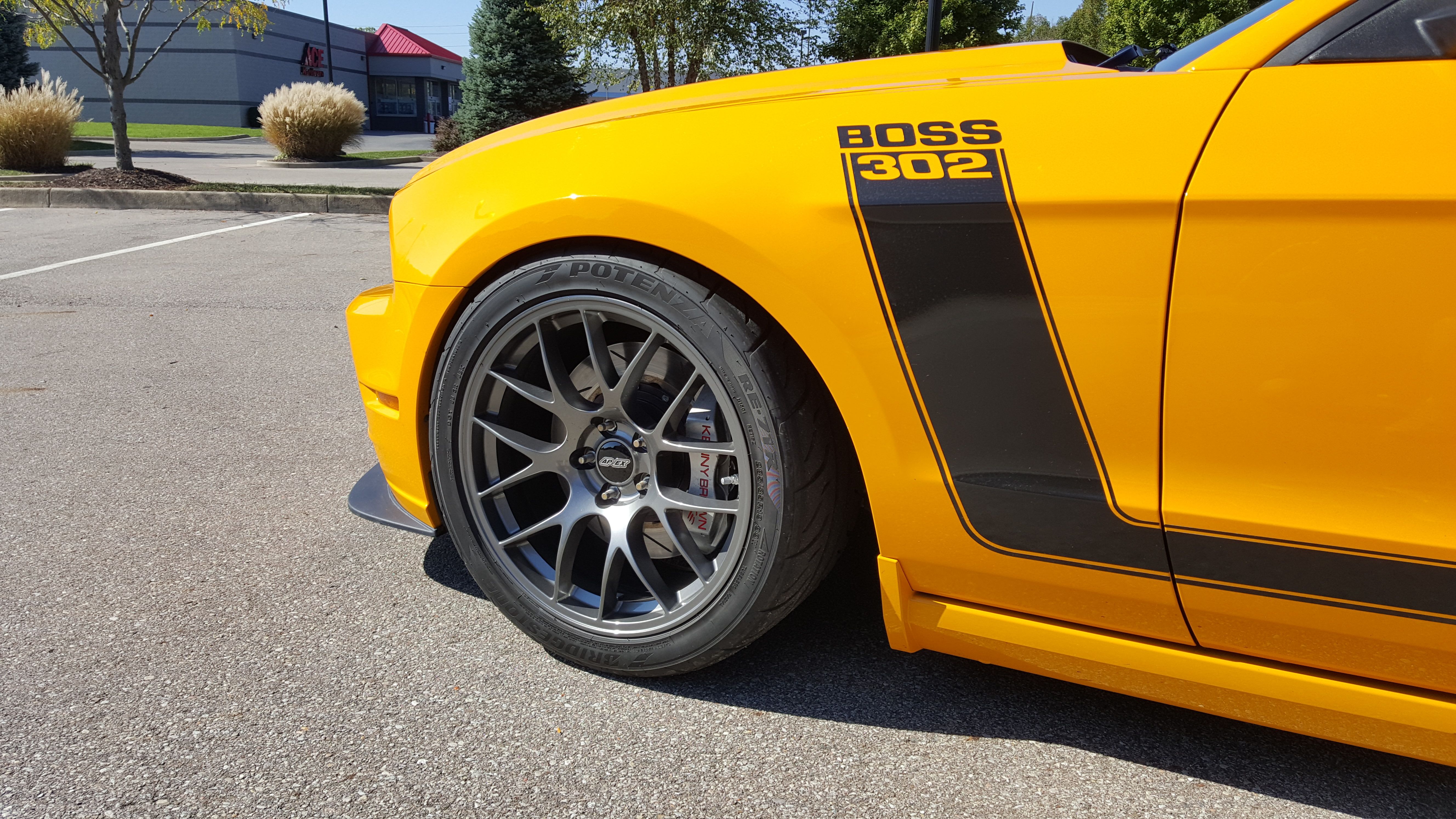 Ford S197 Mustang Boss 302 with 19" EC-7 Wheels in Anthracite
