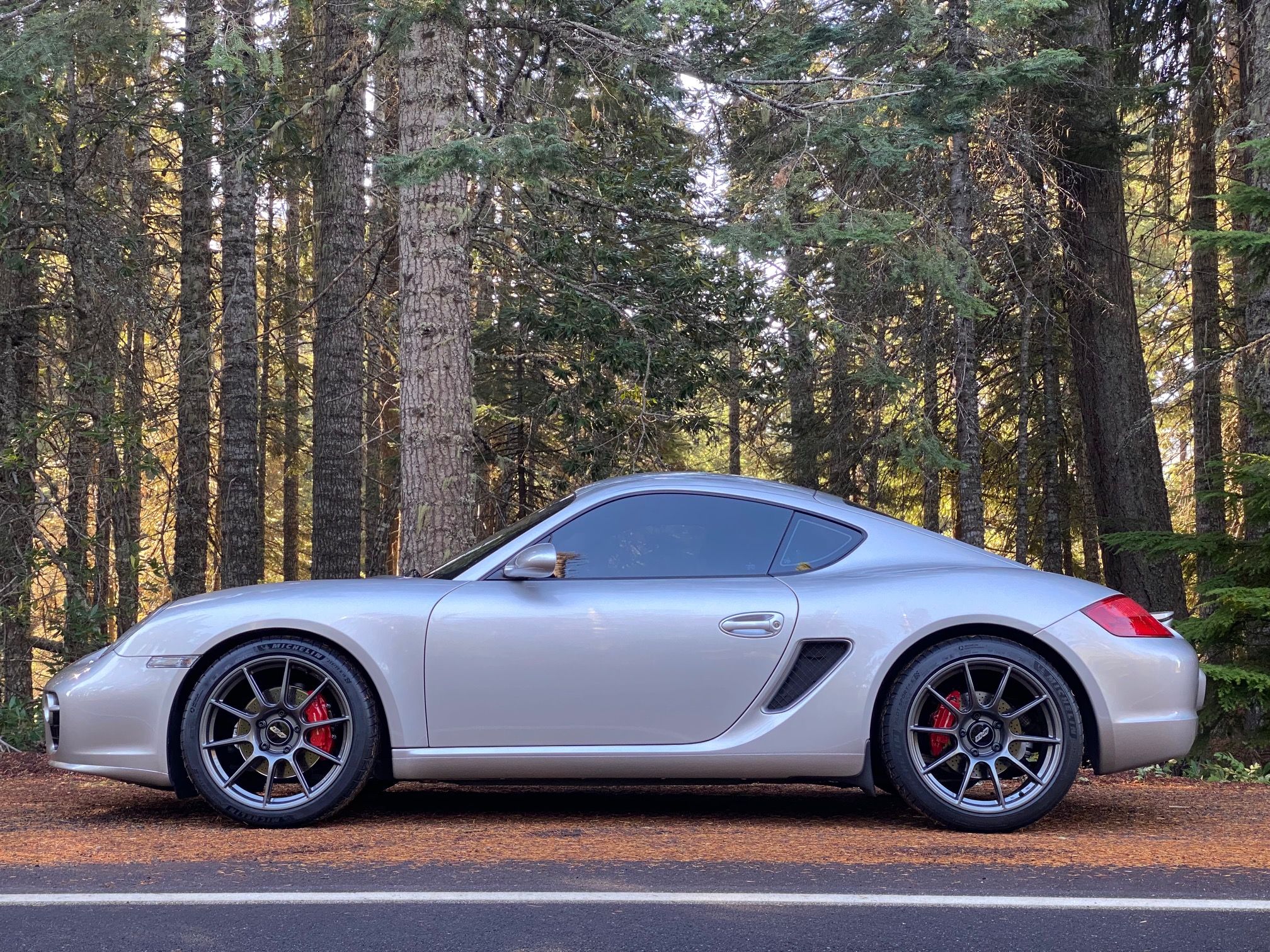 Porsche 987 Cayman S with 19" SM-10 Wheels in Anthracite