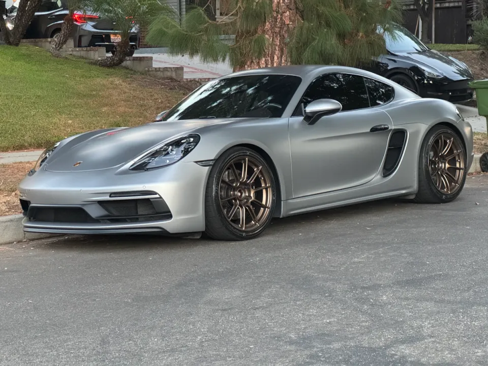 Porsche 718 Cayman GTS 4.0L with 19" SM-10RS Wheels in Satin Bronze