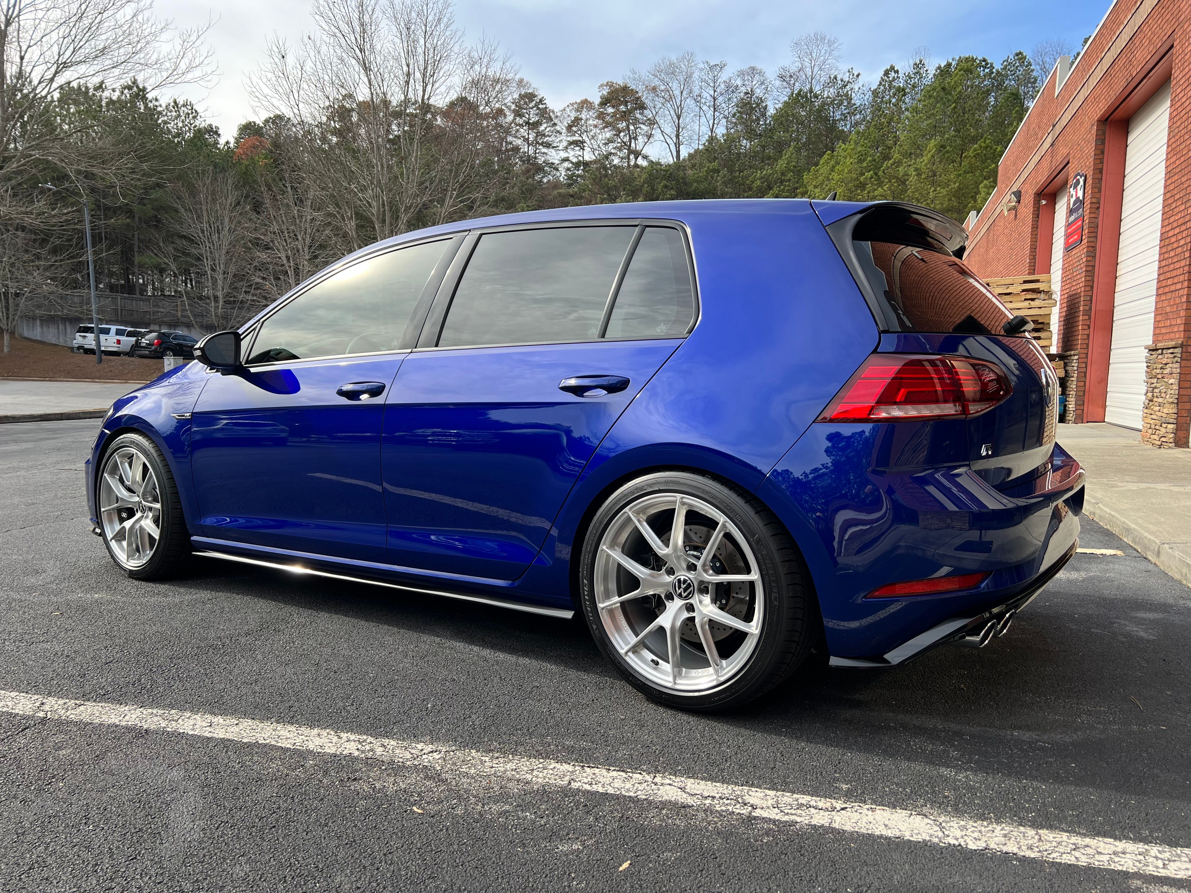 VW MK7 Golf R with 18" VS-5RS Wheels in Brushed Clear
